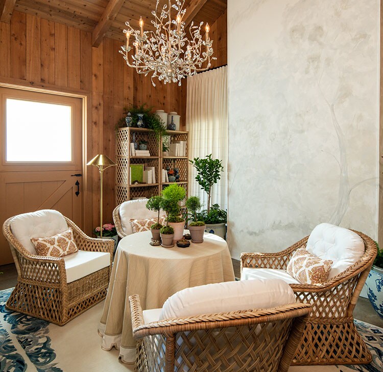 Design solutions for business professionals | Frontgate